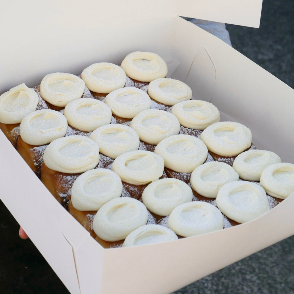 Mini Cinnamon Buns – Mint Cakery