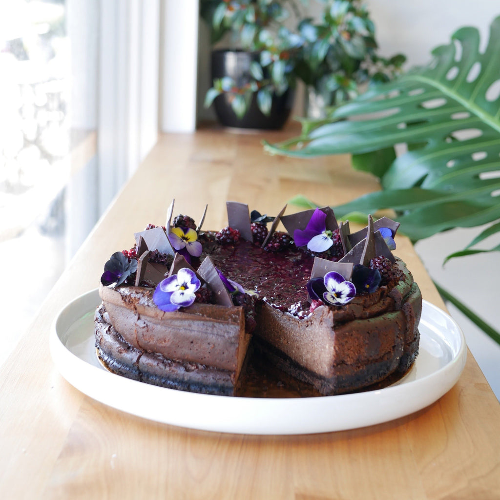 Dark Chocolate Blackberry Cheesecake – Mint Cakery